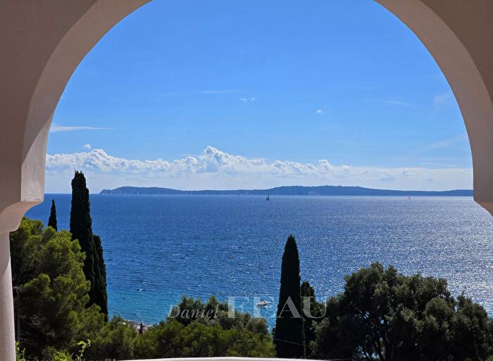 Maison à vendre - Rayol-Canadel-sur-Mer - 6 pièces - 4 chambres