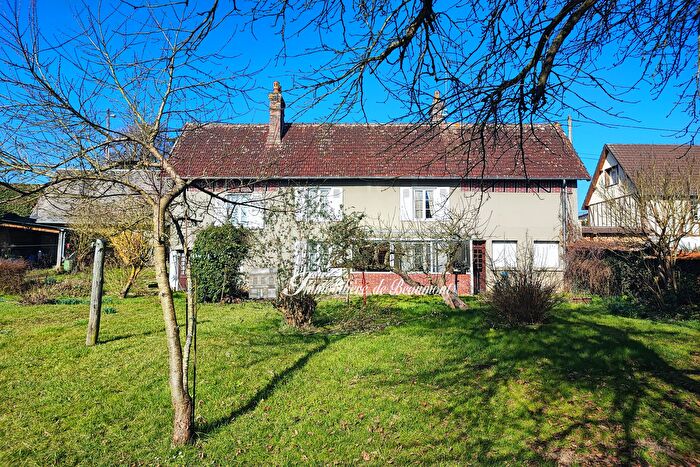 Maison à vendre - Beaumont-le-Roger - 5 pièces - 3 chambres