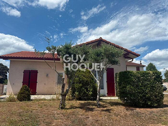 Maison 4 pièces à louer - Ygos-Saint-Saturnin