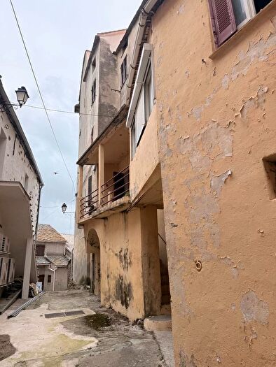 Maison 8 pièces à Vallecalle, à vendre