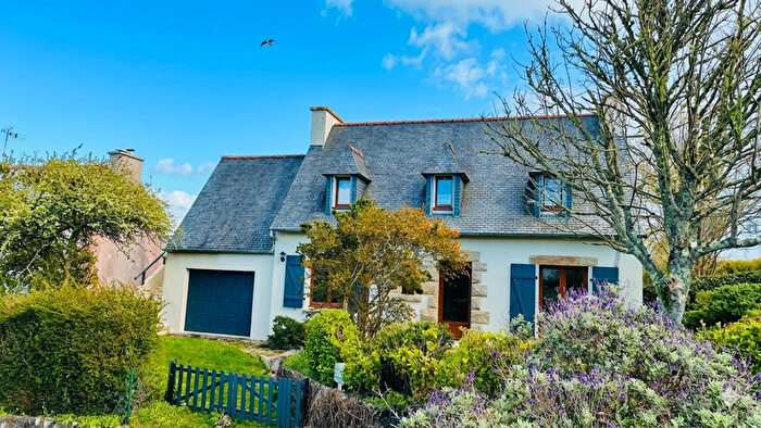 Maison à vendre - Lanvéoc - 5 pièces - 3 chambres