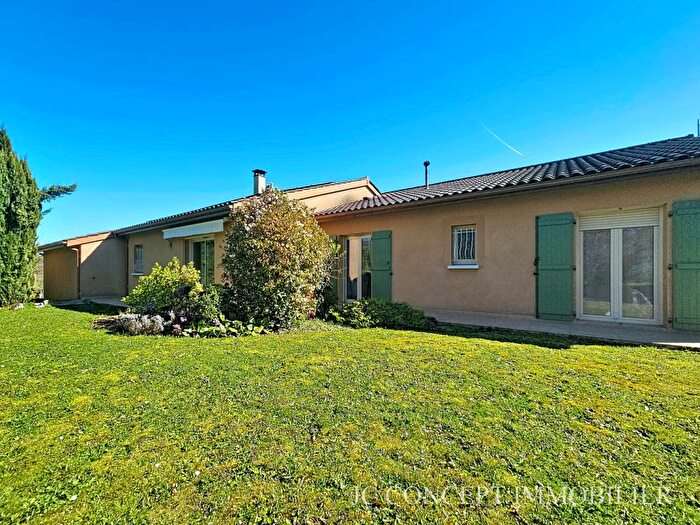 Maison 7 pièces à Igé, à vendre