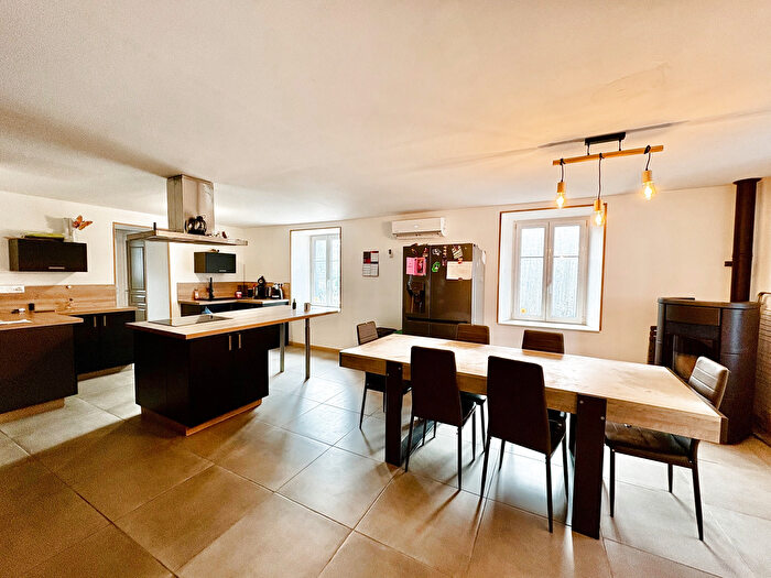 Maison à vendre - Magny-Danigon - 6 pièces - 4 chambres