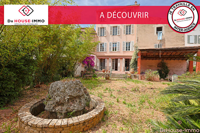 Maison 12 pièces à Solliès-Pont, à vendre