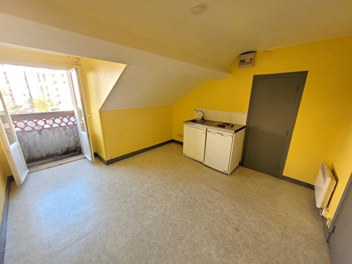 Appartement à louer - Clermont-Ferrand, Vallières, Sallins, Poncillon - 1 pièce