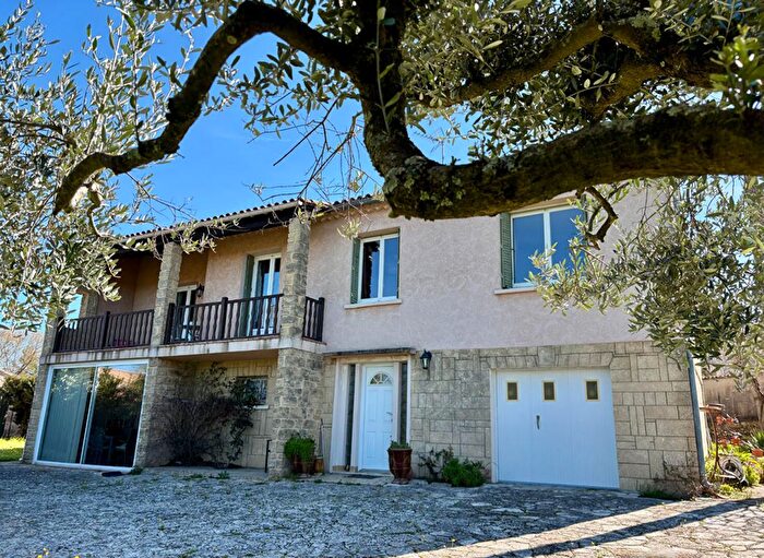 Maison à vendre - Uzès - 8 pièces - 5 chambres