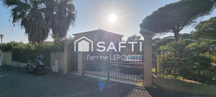 Maison à vendre - Roquebrune-sur-Argens, Val dEsquières, Port - 5 pièces - 3 chambres