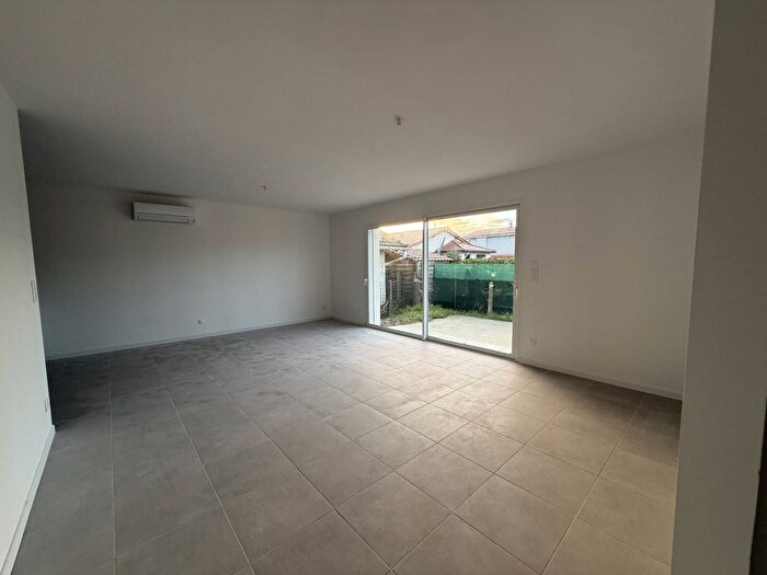 Maison à louer - Parentis-en-Born - 4 pièces - 3 chambres