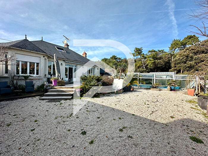 Maisons à vendre et appartements à louer - 1