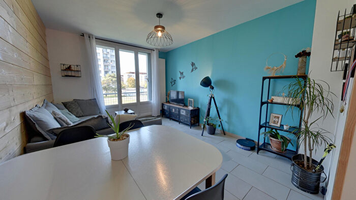 Appartement à vendre - Échirolles, Centre-ville - 4 pièces - 3 chambres