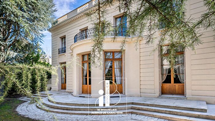 Fontainebleau, Provenceaux, Carmel : Maison 18 pièces à vendre