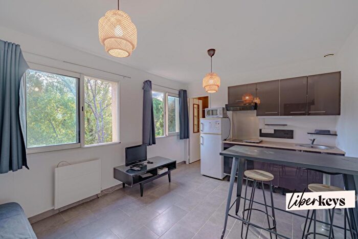 Appartement à vendre - Marseille e , Les Camoins - 1 pièce