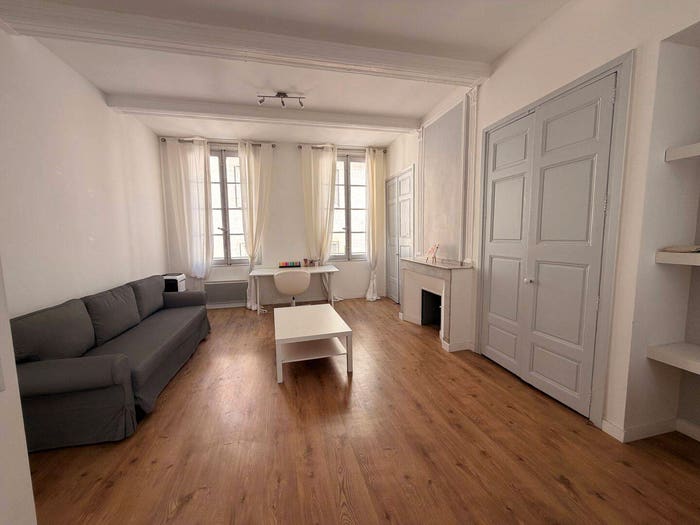 Centre Ville, Aix-en-Provence : Appartement 2 pièces à louer