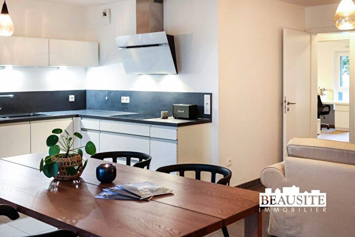 Appartement à louer - Neudorf Ouest Centre, Strasbourg - 3 pièces - 2 chambres