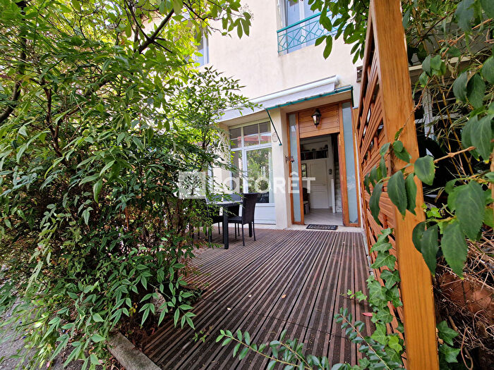 Appartement 5 pièces à Oullins, Centre-ville, à vendre