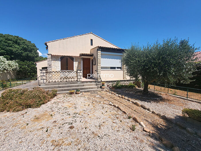 Maison à vendre - Eyguières - 4 pièces - 3 chambres