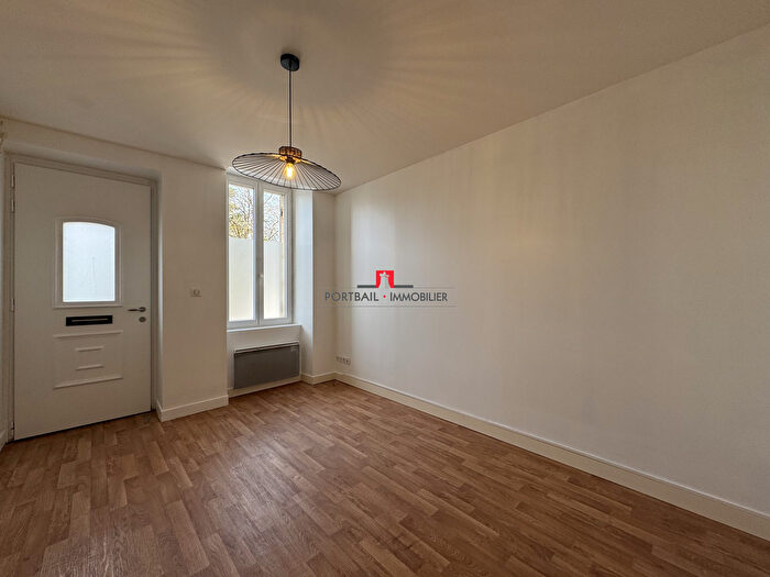 Appartement à louer - Blaye - 2 pièces - 1 chambre