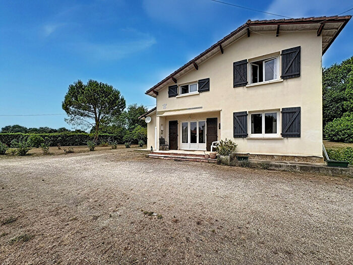 Pujo-le-Plan : Maison 5 pièces à vendre