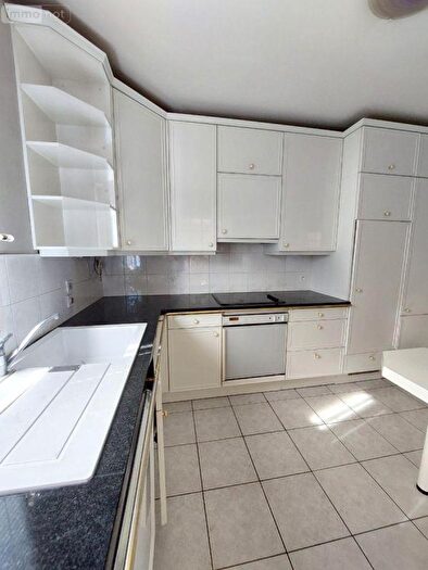 Appartement 5 pièces à Quartiers Centre, Saint-Anne, à vendre