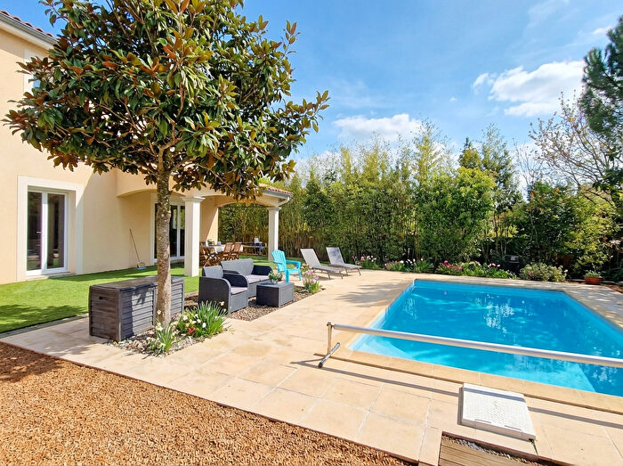 Maison à vendre - Montrond-les-Bains - 6 pièces - 5 chambres