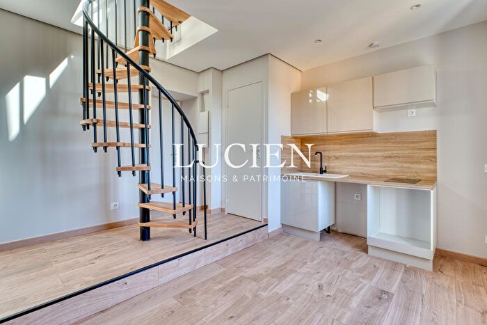 Appartement 2 pièces à Tassin-la-Demi-Lune, Montpinot, Le Bourg, à vendre