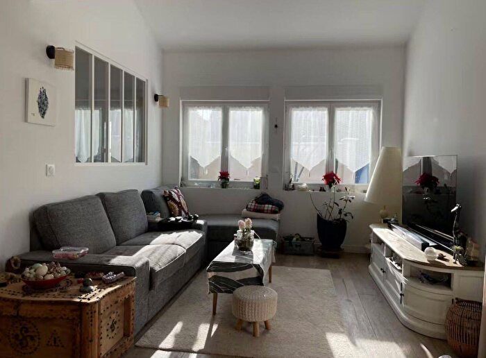 Maison à louer - Le Village, Montesson - 4 pièces - 3 chambres