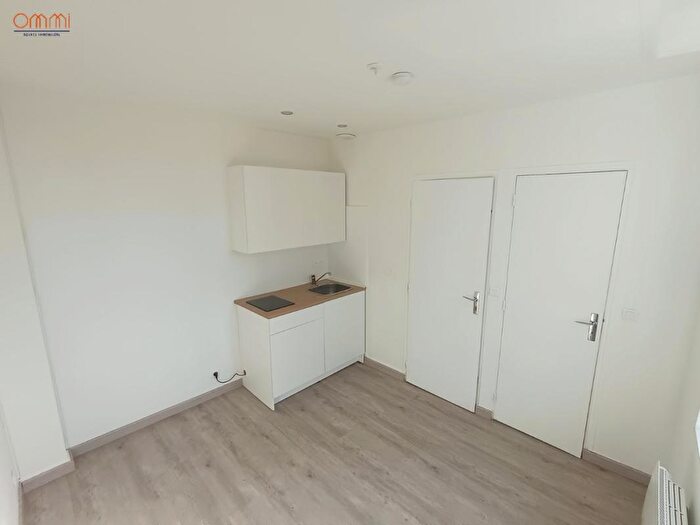 Appartement 1 pièce à Amiens, Saint-Pierre, à louer