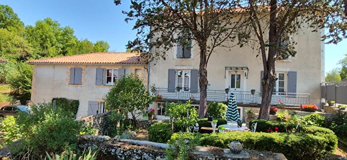 Maison 8 pièces à vendre - Château-Larcher