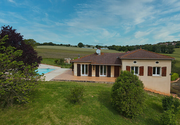 Maison à vendre - LIsle-Jourdain - 4 pièces - 3 chambres