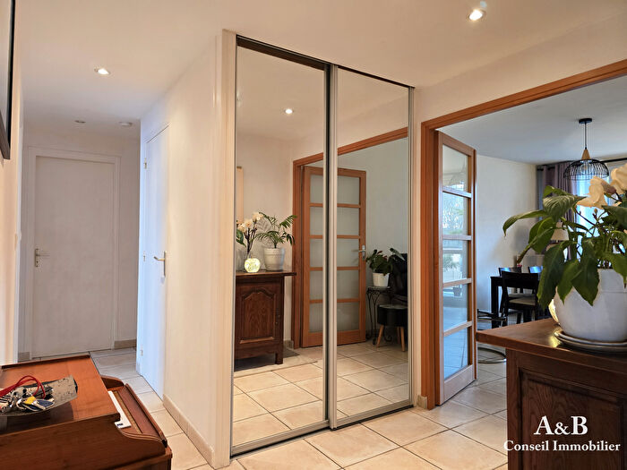 Appartement à vendre - Troyes, Charmilles - 4 pièces - 3 chambres