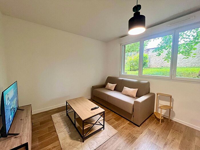 Leclerc-Verdun Nord Est, Brie-Comte-Robert : Appartement 1 pièce à louer