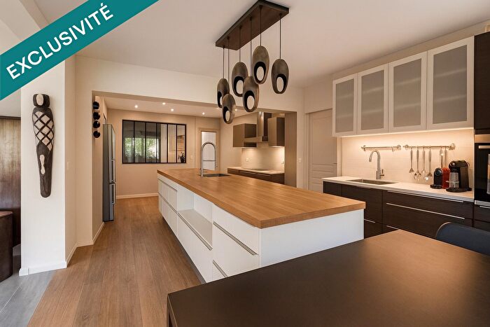 Maison à vendre - Fargues-Saint-Hilaire - 8 pièces - 7 chambres