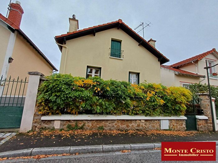 Maison à louer - Le Chesnay-Rocquencourt - 5 pièces - 3 chambres