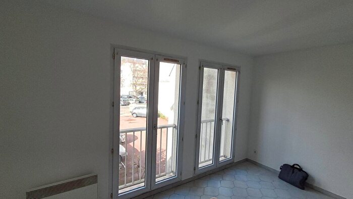 Appartement à louer - Gournay-Jaurès-Gare, Creil - 1 pièce