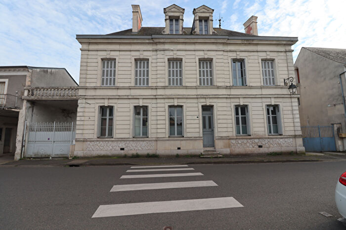 Maison à vendre - Cléré-les-Pins - 10 pièces - 4 chambres