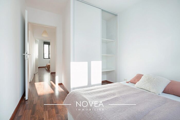 Appartement à vendre - Lyon e  - 3 pièces - 2 chambres