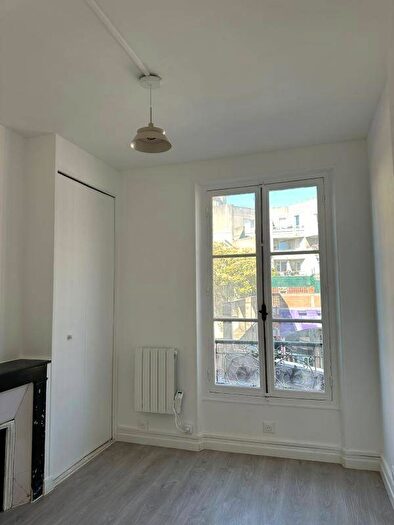 Centre Ville-Basilique, Saint-Denis : Appartement 1 pièce à louer