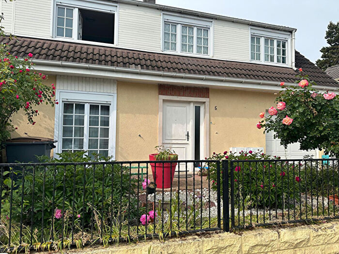 Maison à vendre - Savigny-le-Temple, Plessis-le-Roi - 5 pièces - 4 chambres