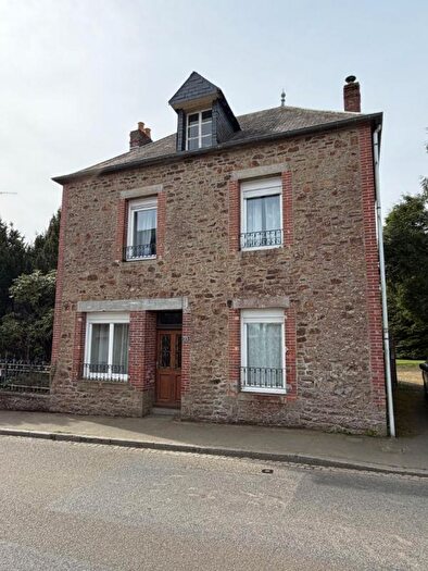 Pontmain - Maison 4 pièces à vendre