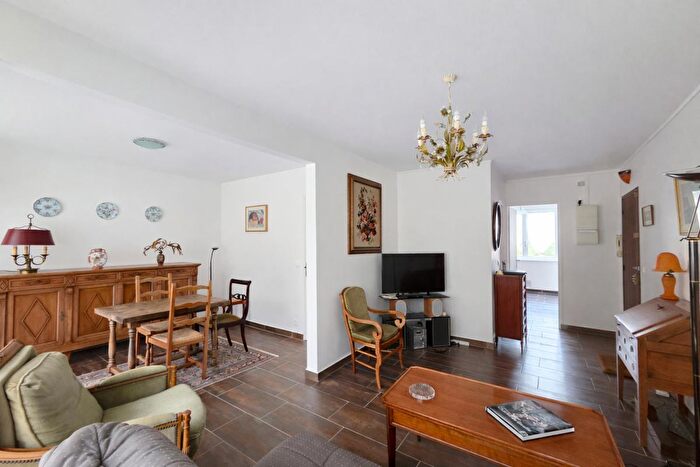 Fontenay-le-Fleury, Croix du Mont : Appartement 3 pièces à vendre