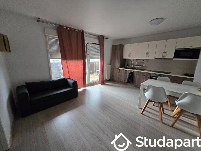 Appartement à louer - Cité Pierre et Marie Curie, Ivry-sur-Seine - 2 pièces