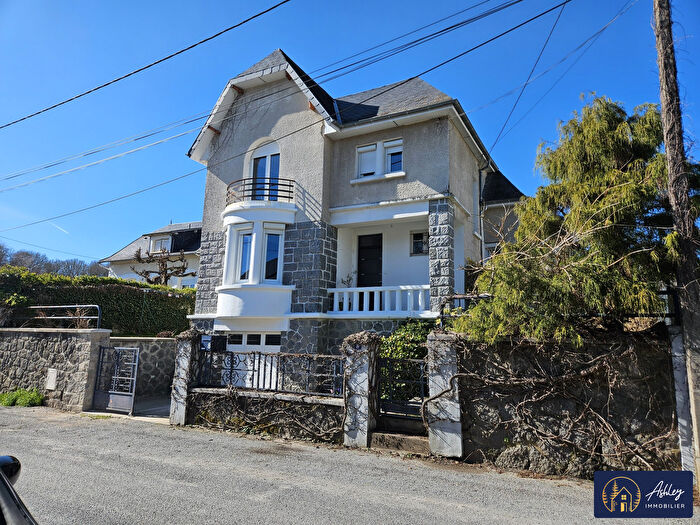 Maison à vendre - Ussel - 4 pièces - 3 chambres