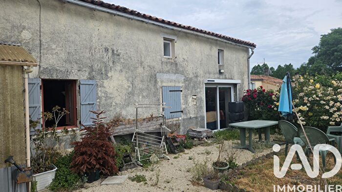 Maison 4 pièces à vendre à Les Gours