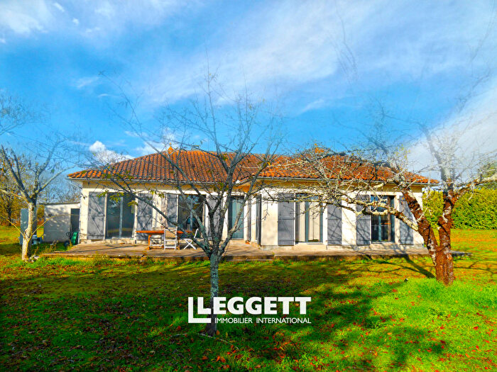 Maison à vendre - Villebois-Lavalette - 5 pièces - 3 chambres