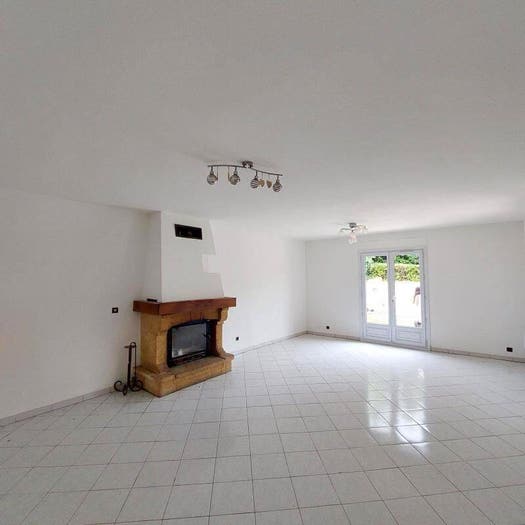 Appartement 5 pièces à louer à Saint Pancrace-Les Serrets, Manosque