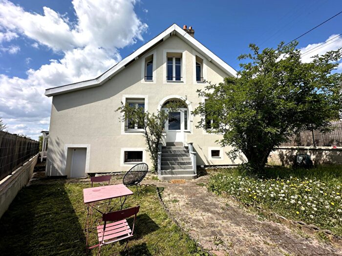 Maison à vendre - Écrouves - 4 pièces - 3 chambres