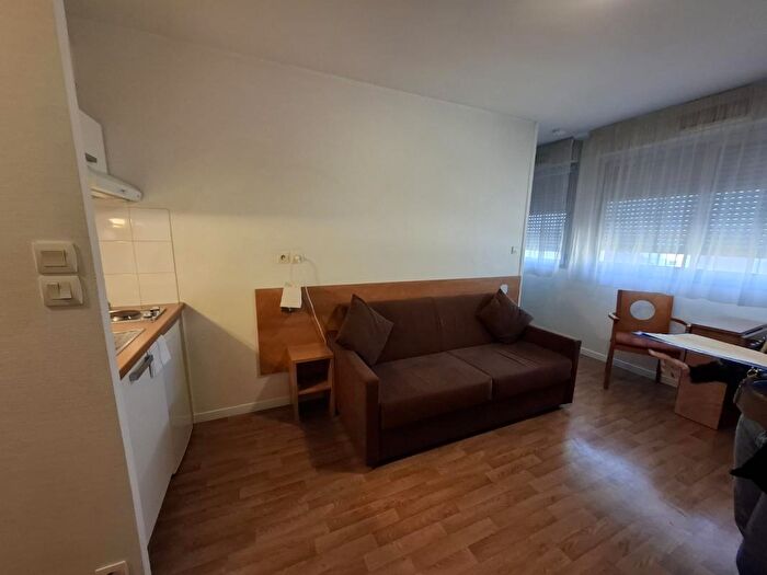 Appartement 1 pièce à Quartiers Nord-Ouest, Villejean, à louer