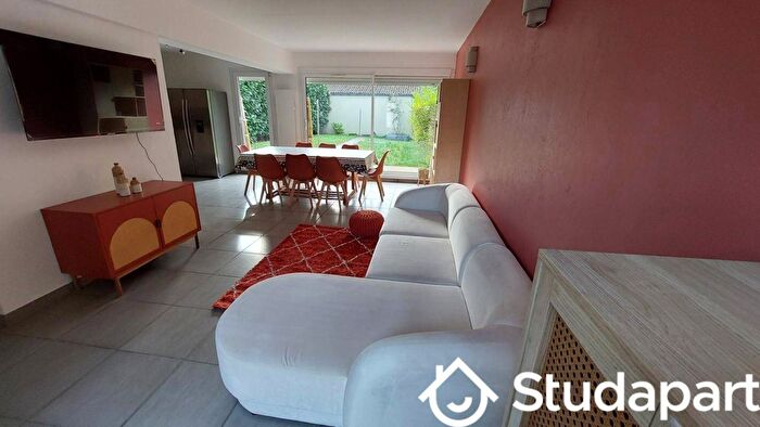 Appartement à louer - Beaulieu, Poitiers - 1 pièce - 2 chambres