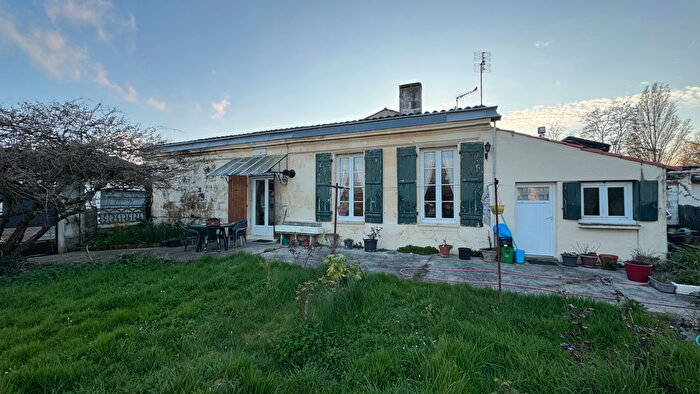 Maison à vendre - Rochefort, La Forêt Guérinau, Bois Bernard, Chargrinerie - 8 pièces - 5 chambres