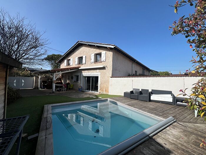 Maison à vendre - Saint-Maurice-de-Gourdans - 5 pièces - 4 chambres